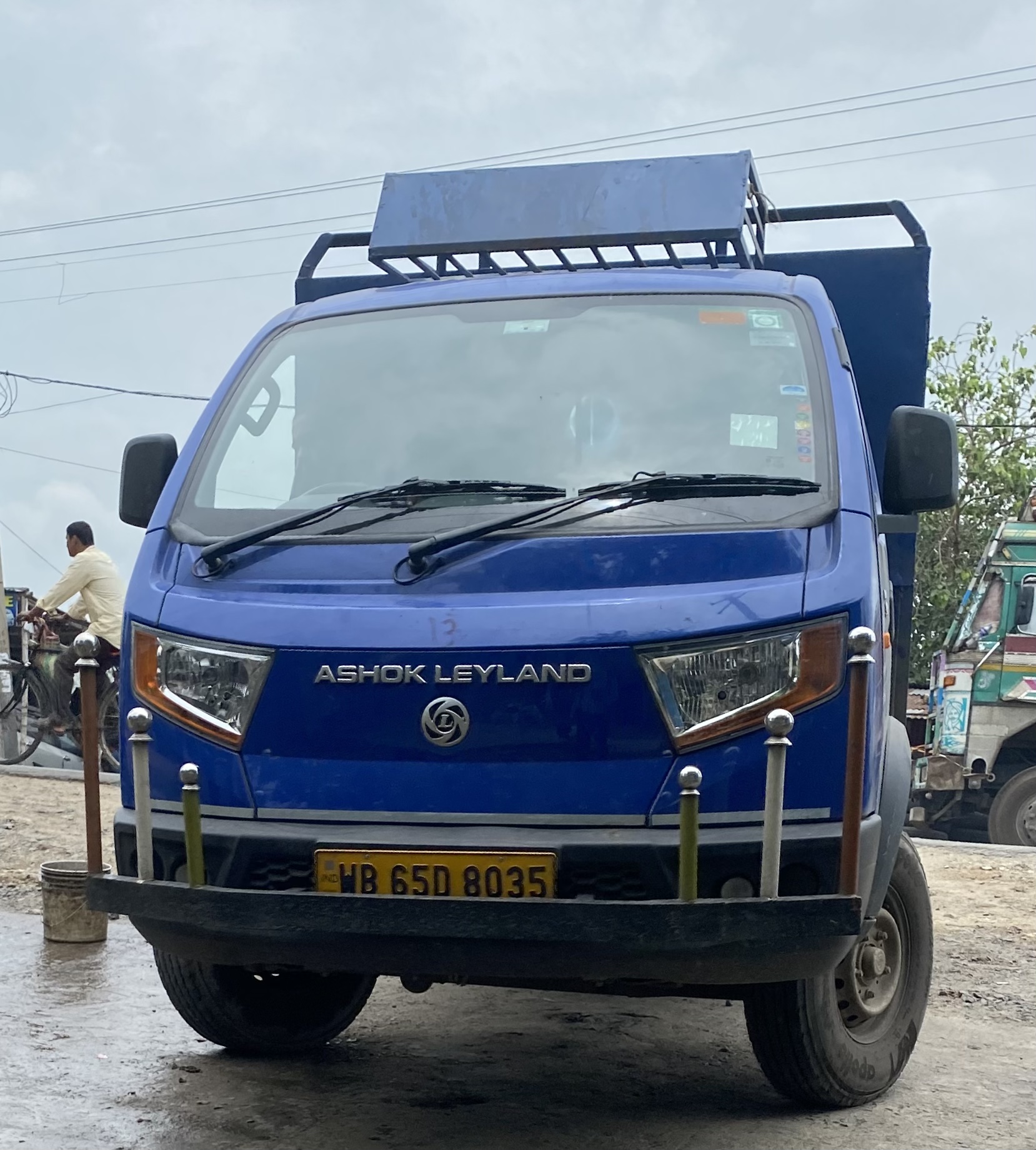 Used Ashok-leyland Bada-dost-i4 2590/HSD/i4 BS VI trucks for Sale in ...