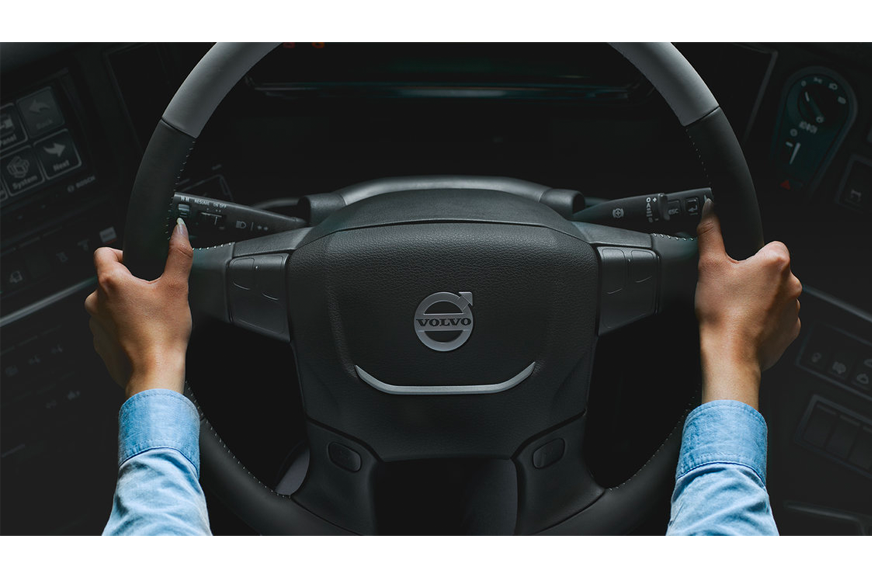 New Volvo B11R Buses 2022 On Road Price, Images, Specs, Mileage, Reviews